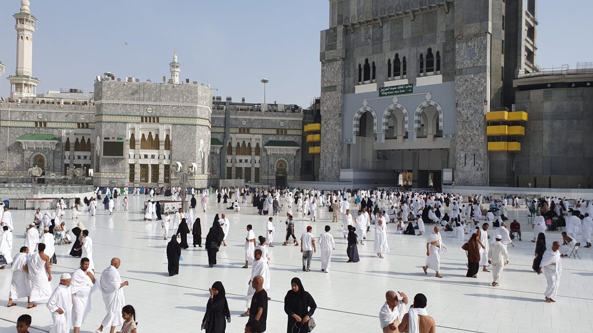 Descubre la magia de Arabia Saudita: una guía de turismo y fútbol